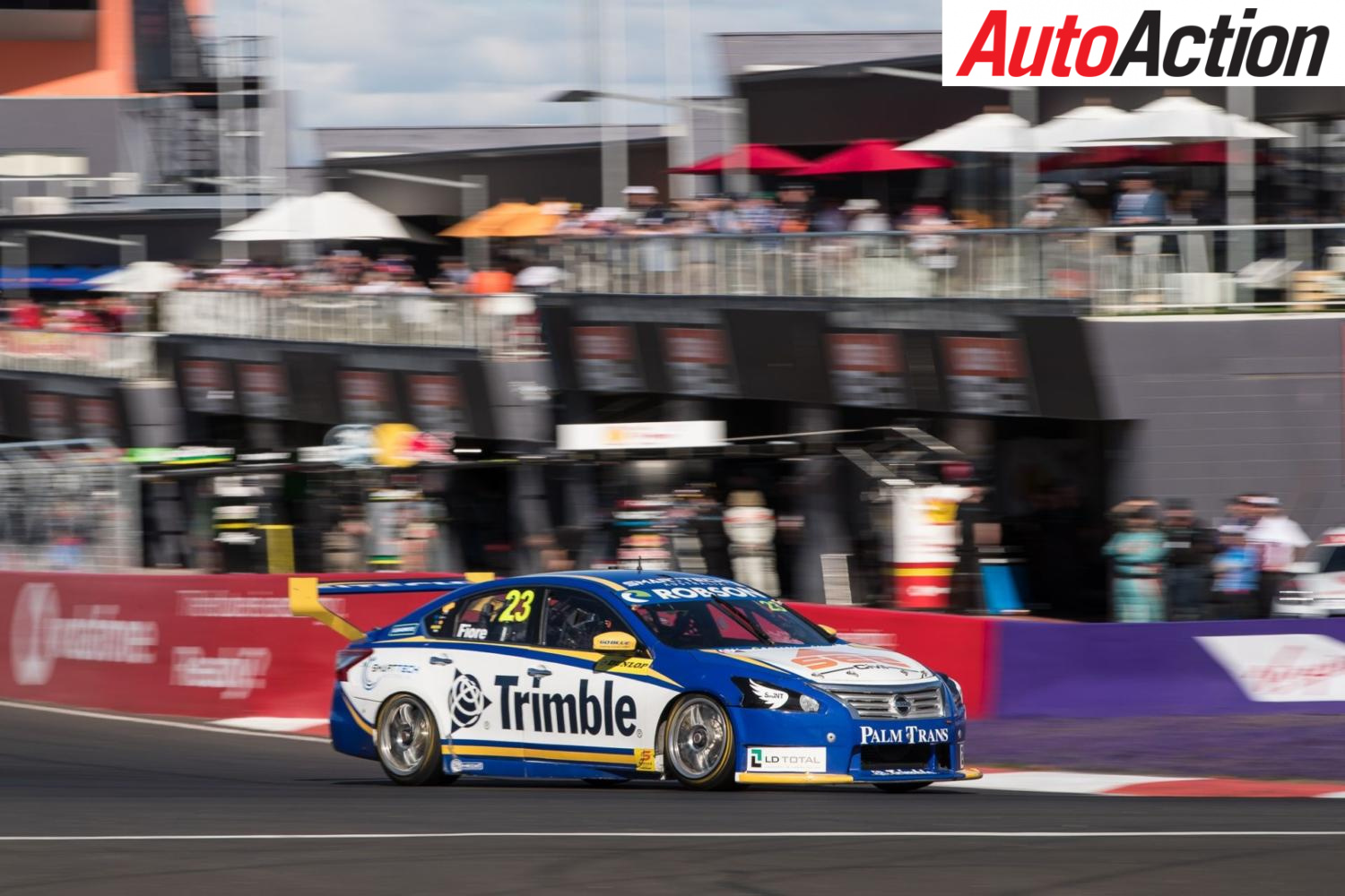 Dean Fiore did a “Bradbury” to win the Super2 race - Photo: InSyde ...