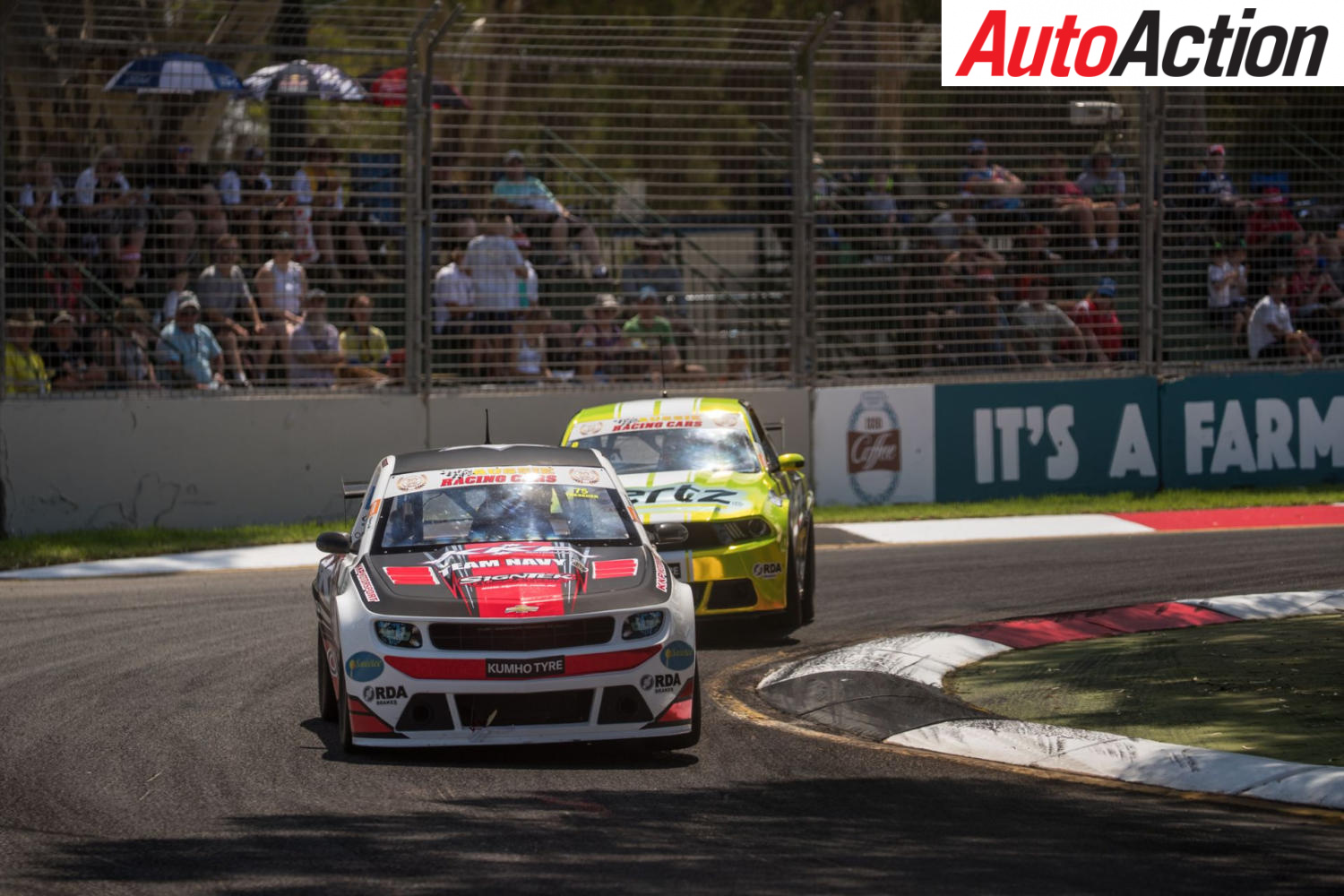 Kel Treseder battled with Justin Ruggier in Aussie Racing Cars - Photo ...