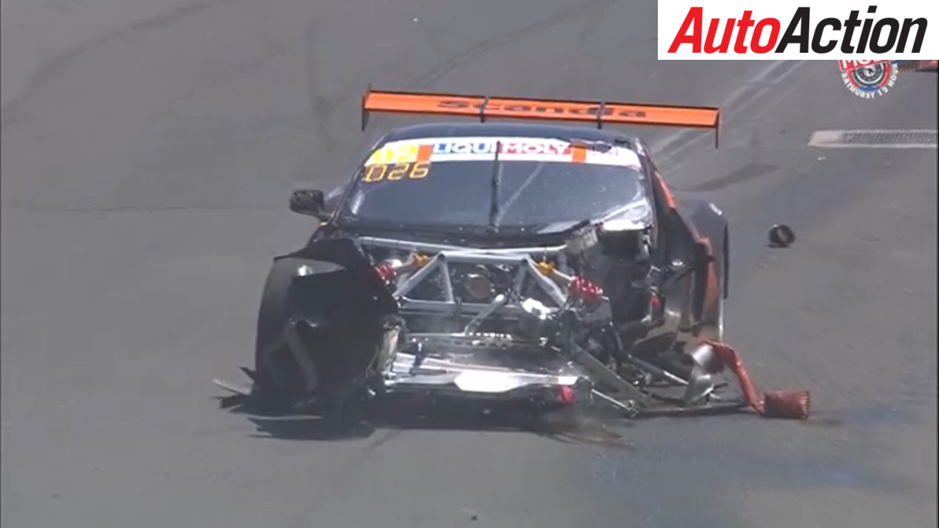 CRASHES MAR BATHURST 12 HOUR RACE LEAD UP - Auto Action