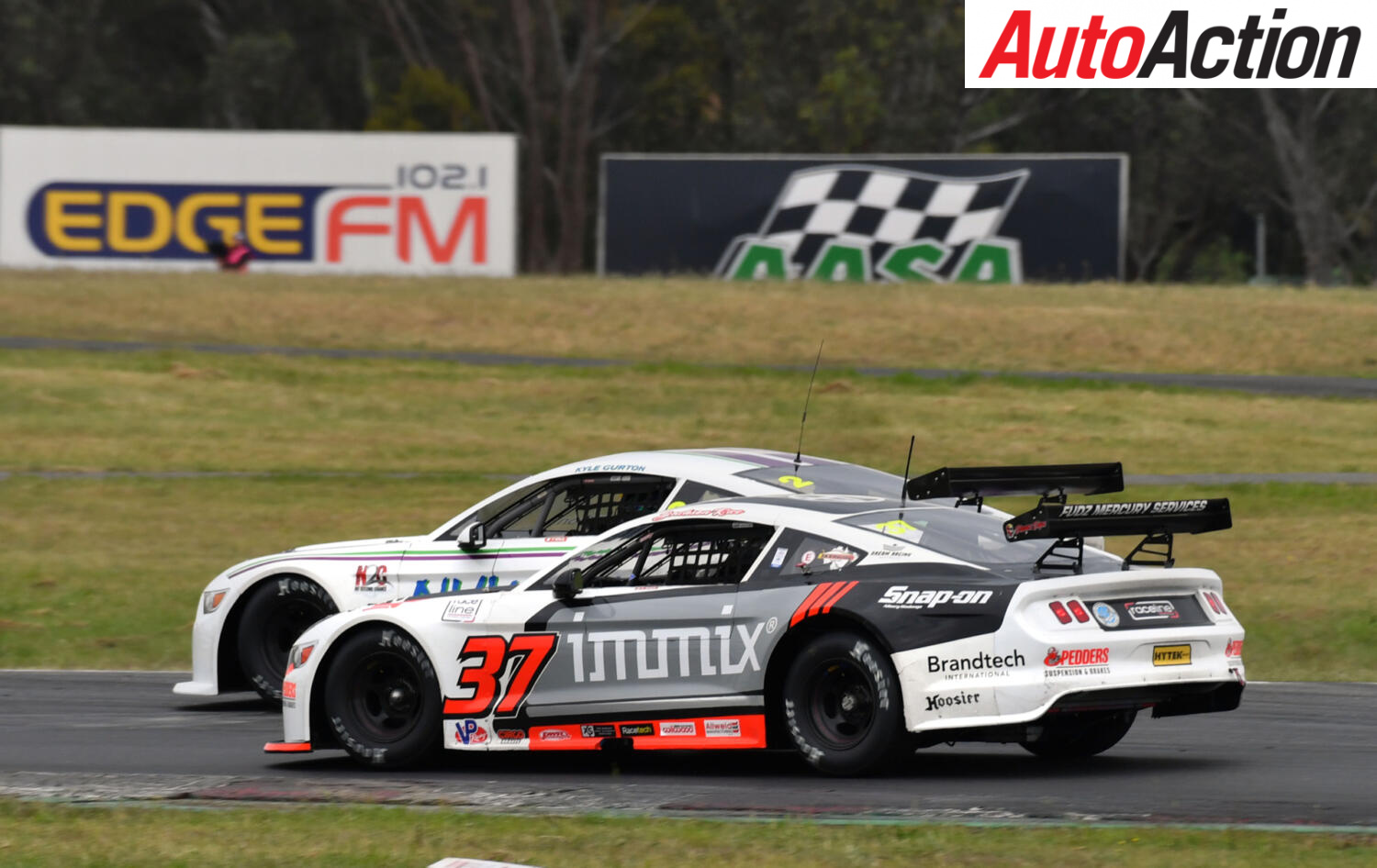 Gurton trims Johnson's lead with gutsy drive - Auto Action