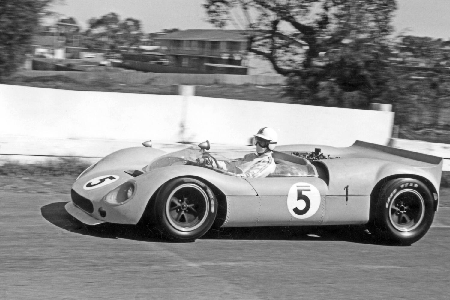 Ian Cook_Argo Chev_Sandown 1967 - Auto Action