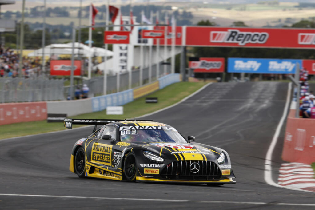 Fast Feeney gives Triple Eight provisional pole - Auto Action