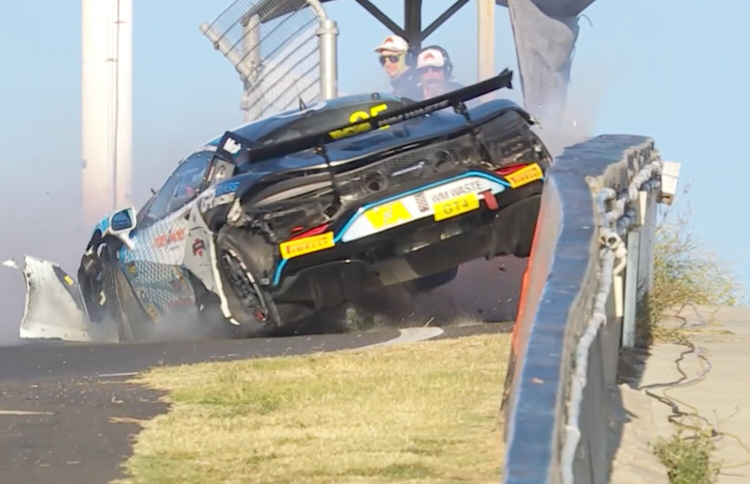 Bathurst Hour 2: Porsche takes charge amid crash filled hour - Auto Action