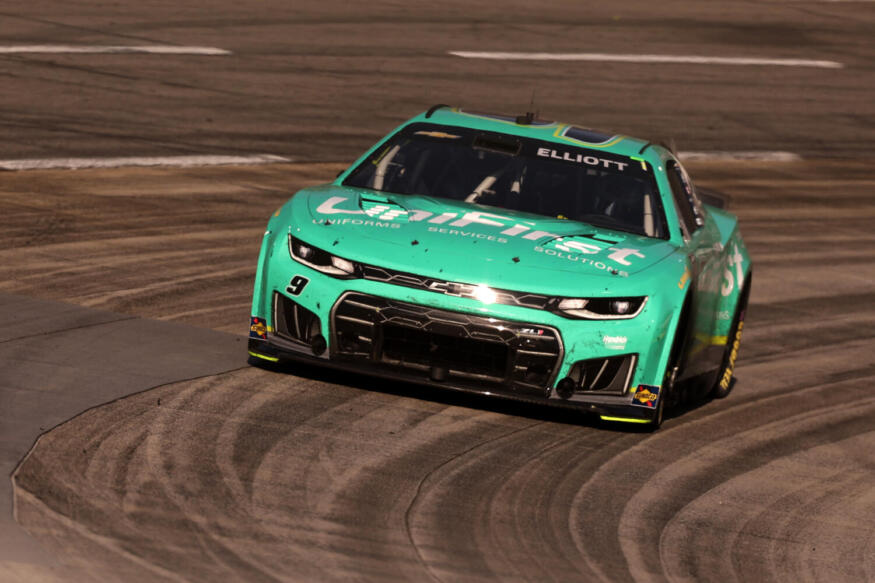 Gamble pays off for Elliott as SVG fights hard - Auto Action