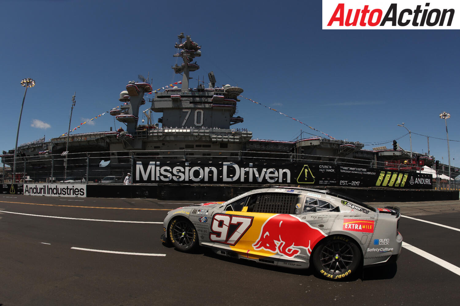Van Gisbergen caught up in restart madness - Auto Action